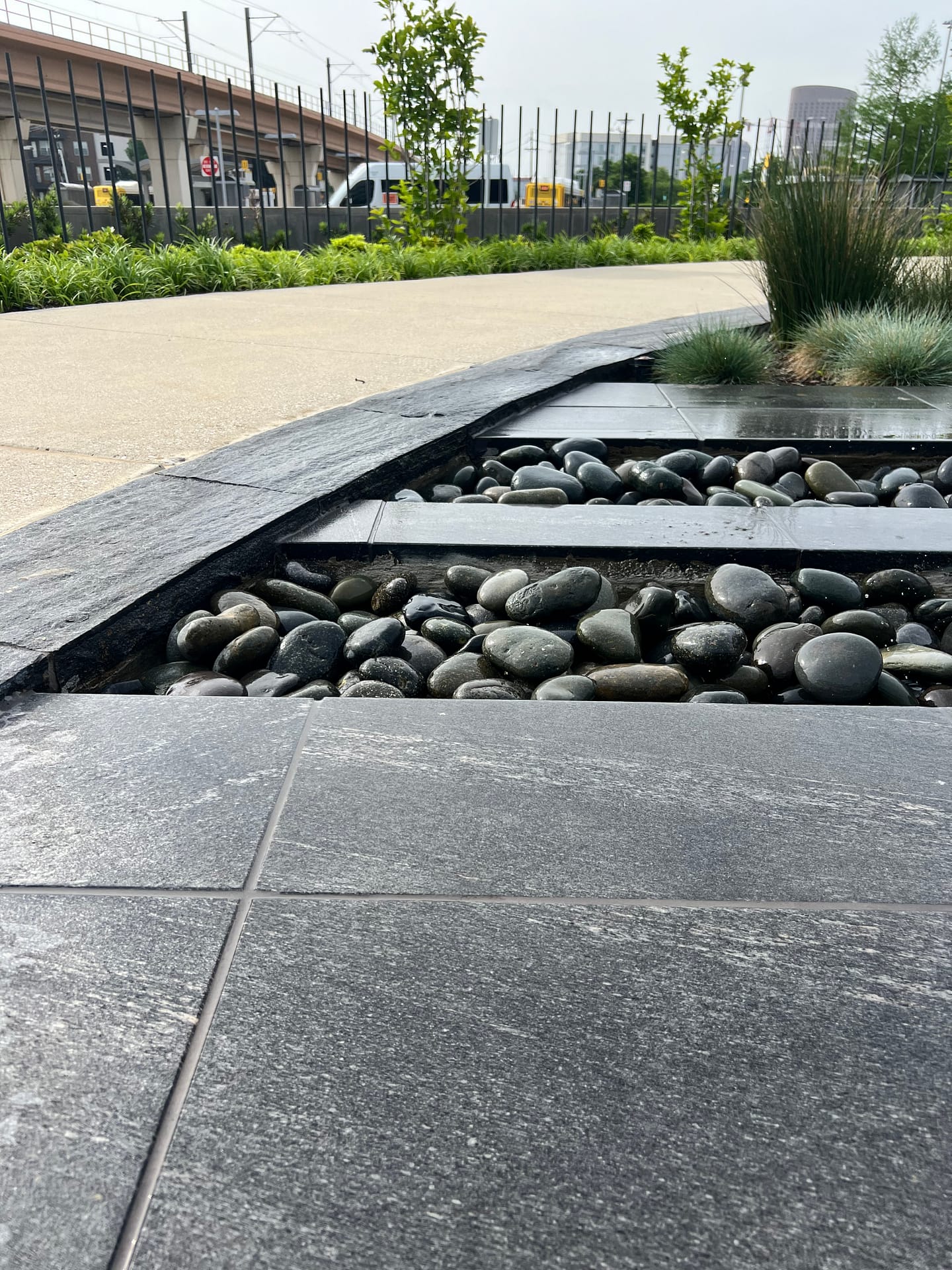 Strata Mist Cross-Cut Gneiss - Pavers | Stone Curators