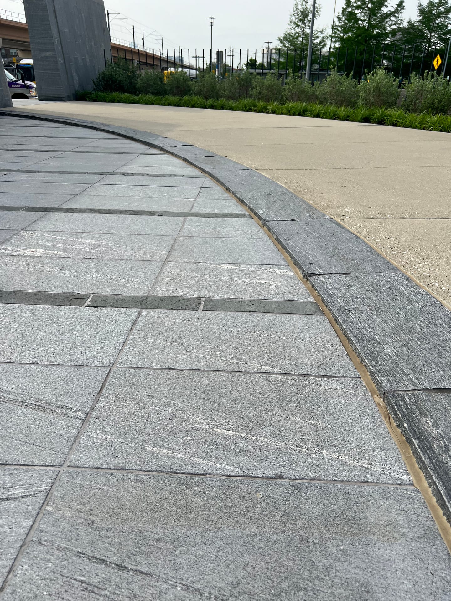 Strata Mist Cross-Cut Gneiss - Pavers | Stone Curators
