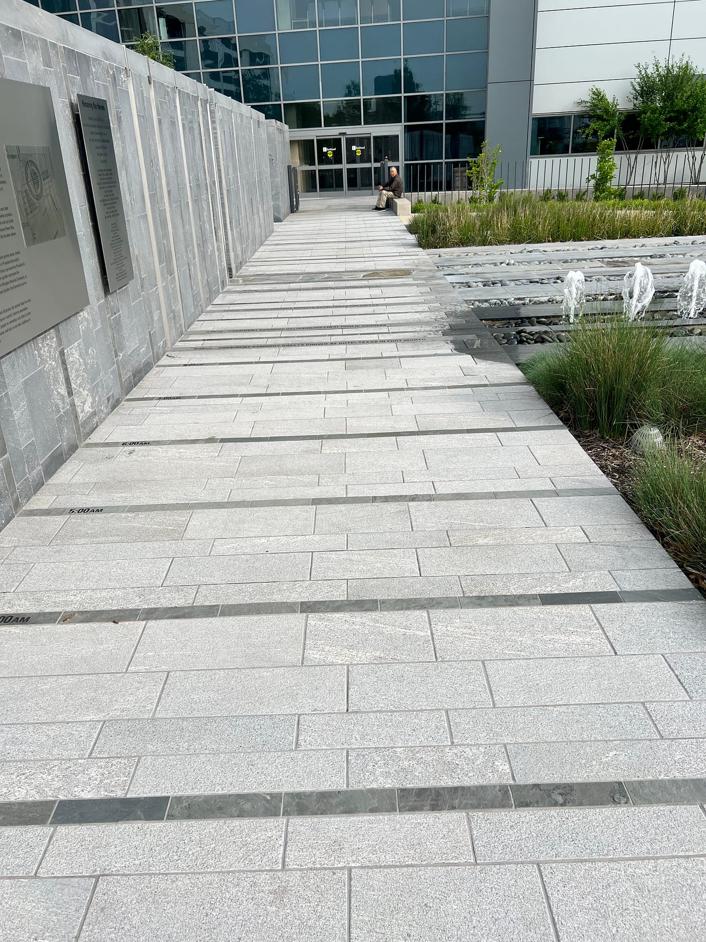 Strata Mist Cross-Cut Gneiss - Pavers | Stone Curators