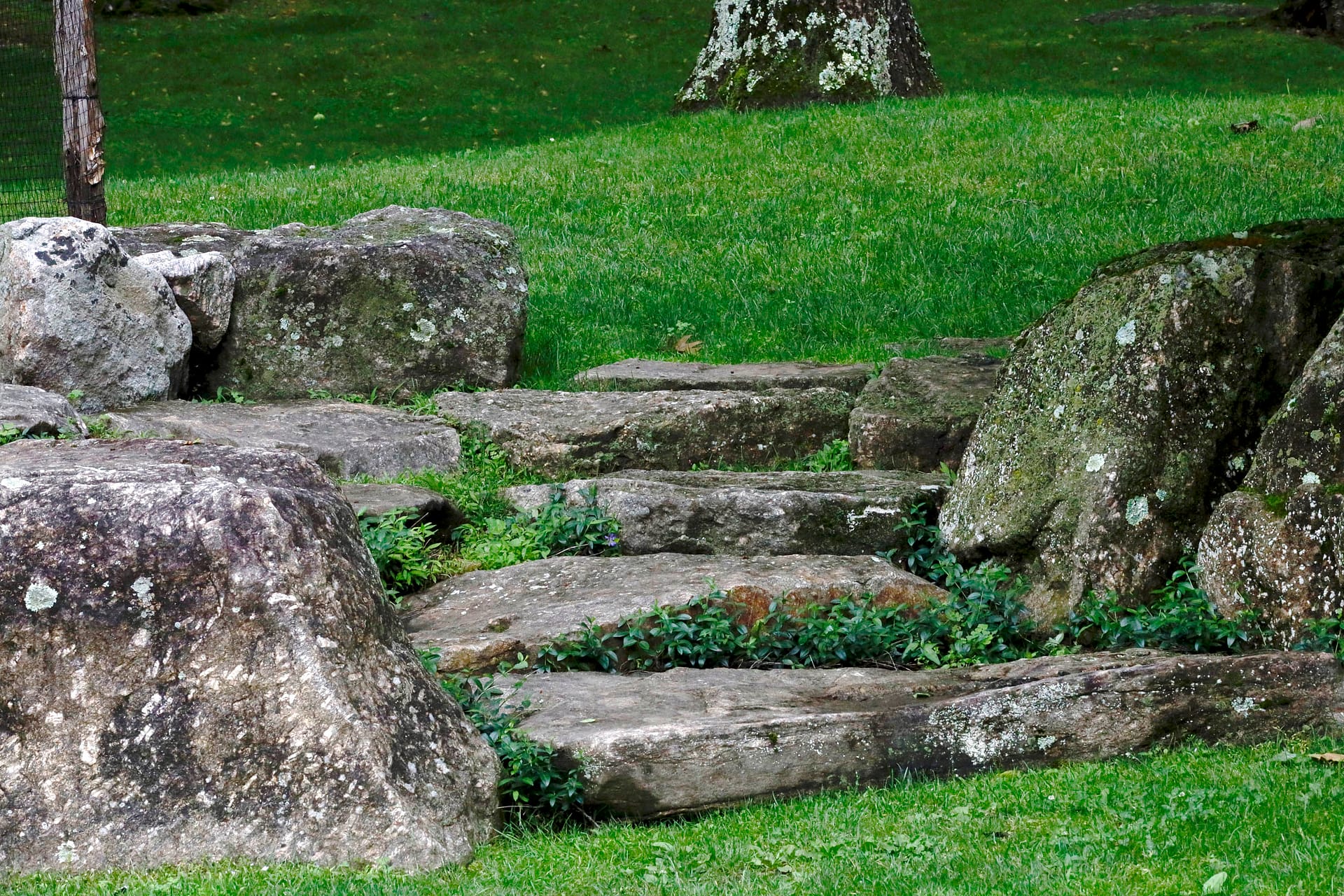 New England Fieldstone - Steps & Landings | Stone Curators