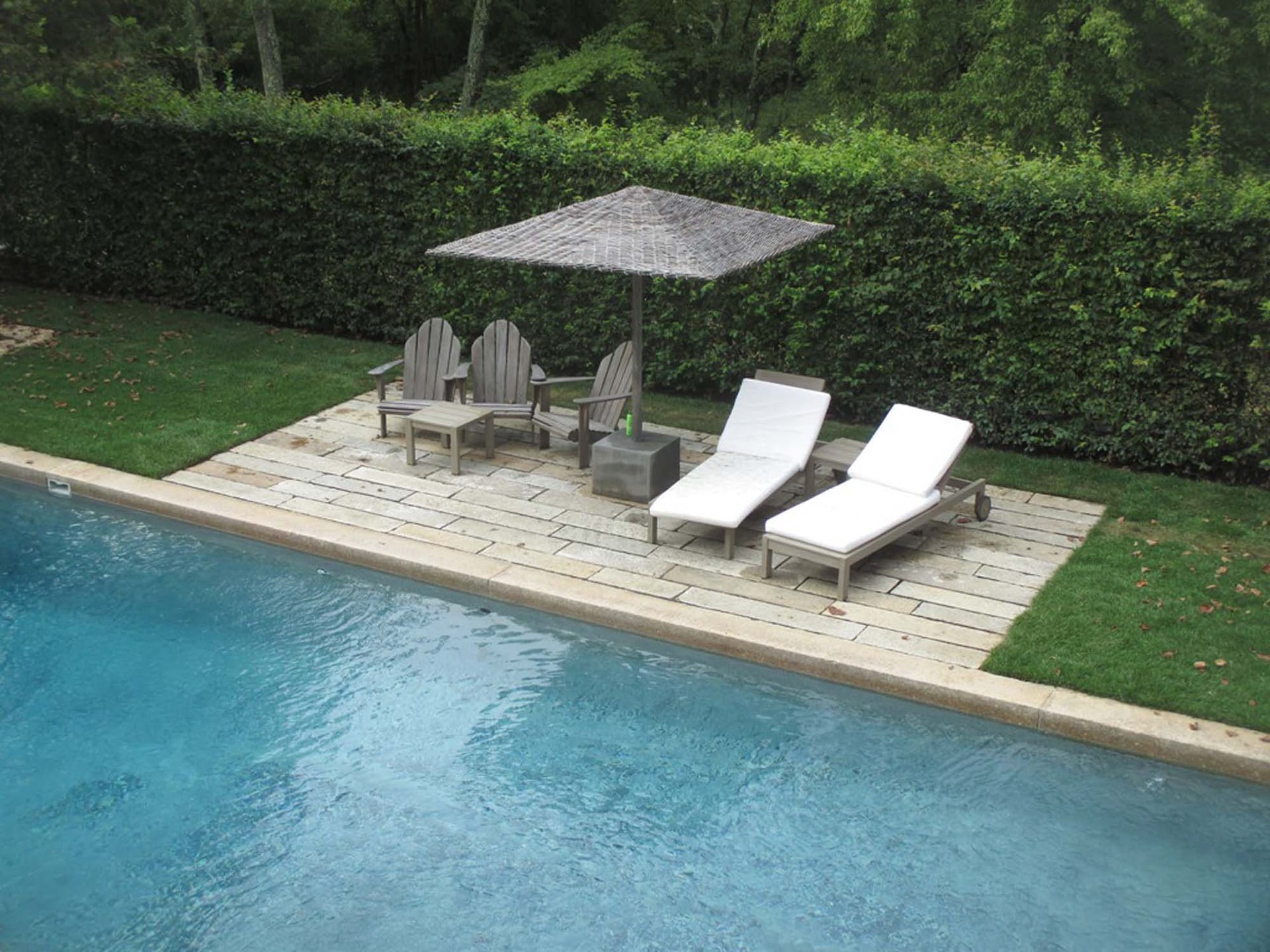 Reclaimed Footworn Granite - Pool Deck | Stone Curators