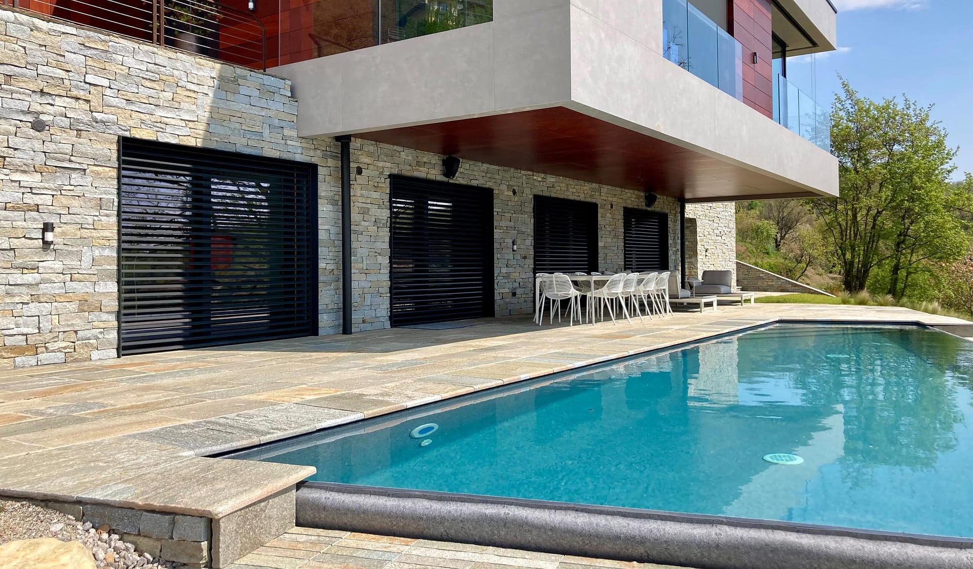 Pietra Italia Gneiss - Natural Cleft - Pool Deck | Stone Curators