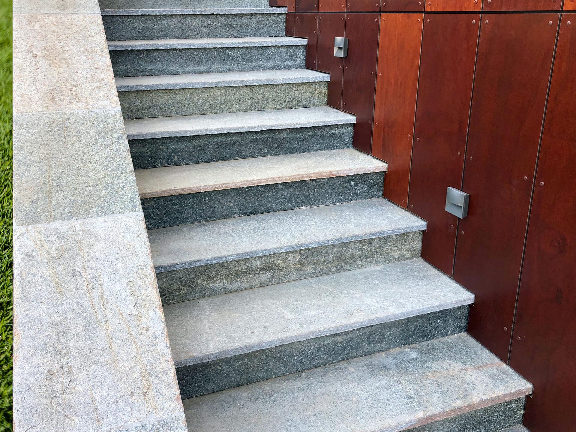 Pietra Italia Gneiss - Natural Cleft - Treads | Stone Curators