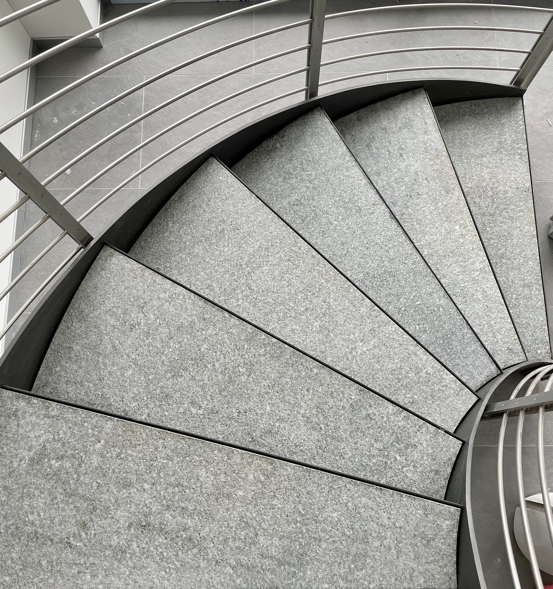 Pietra Italia Gray Gneiss - Treads | Stone Curators