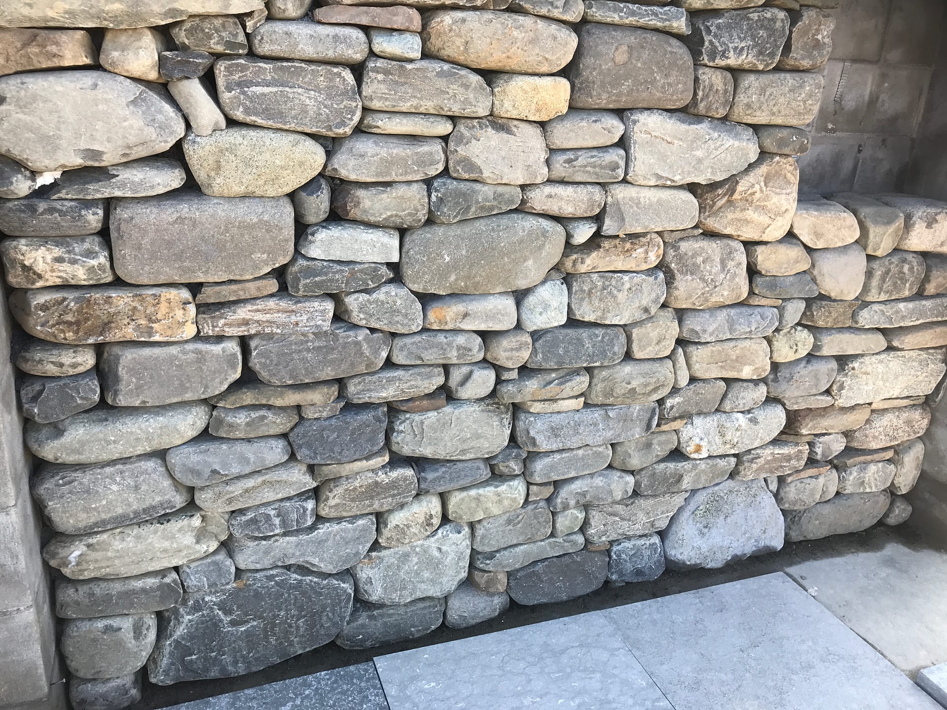 New England Fieldstone Flats - Veneer | Stone Curators